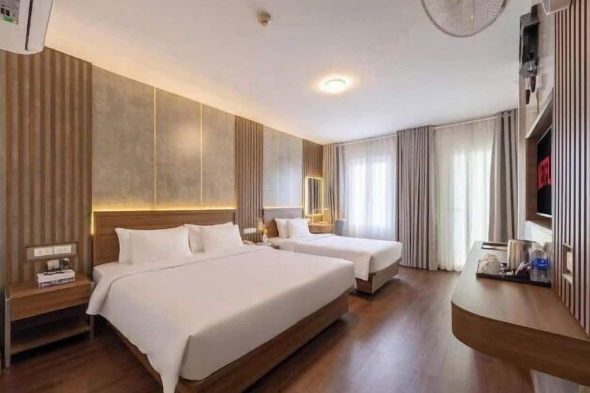 Minibar, cortinas/cortinados opacos, ferro/tábua de engomar