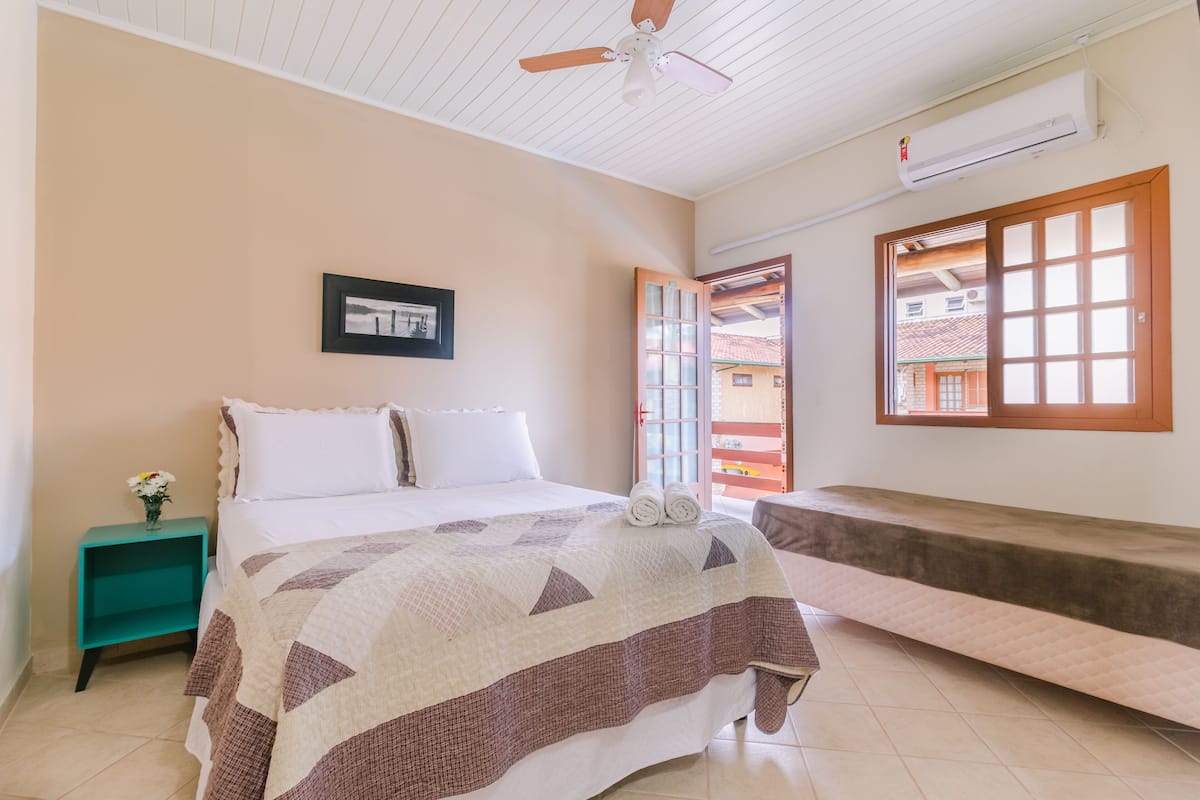 Apartamento tradicional, 1 quarto, cozinha | Banheiro | Chuveiro, toalhas de banho