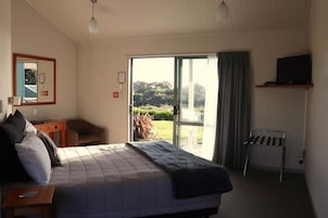 Roupas de cama premium, escrivaninha, quartos à prova de som