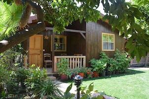 Bangalô família | Frigobar, cofres nos quartos, quartos à prova de som, Wi-Fi de cortesia