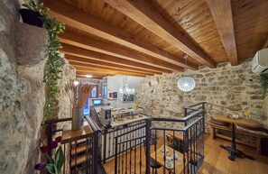 Pequeno-almoço tipo buffet diário incluído