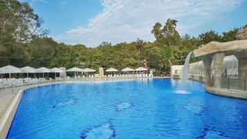 Piscina interna, piscina externa