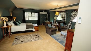 Quarto Familiar (5) | 1 quarto, cofre no quarto, Wi-fi grátis, roupa de cama fornecida