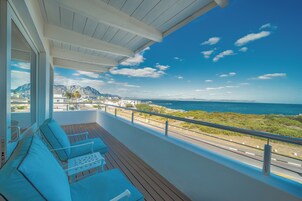 Suite Premium, vista para o mar | Roupa hipoalergénica, cofre no quarto, cortinas/cortinados opacos 