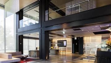 Suíte executiva, 1 cama King (High Floor) | 1 quarto, roupas de cama premium, camas com colchões pillow-top