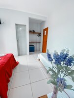 Frigobar, Wi-Fi de cortesia, roupa de cama