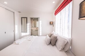 Roupas de cama premium, edredons de pluma, camas com colchões pillow-top