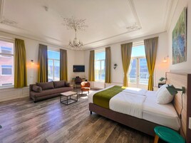 Quarto Superior, varanda | Cofre no quarto, secretária, cortinas/cortinados opacos 