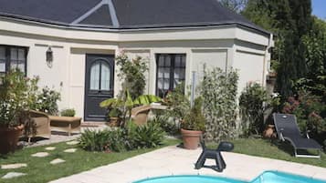 Piscina exterior sazonal