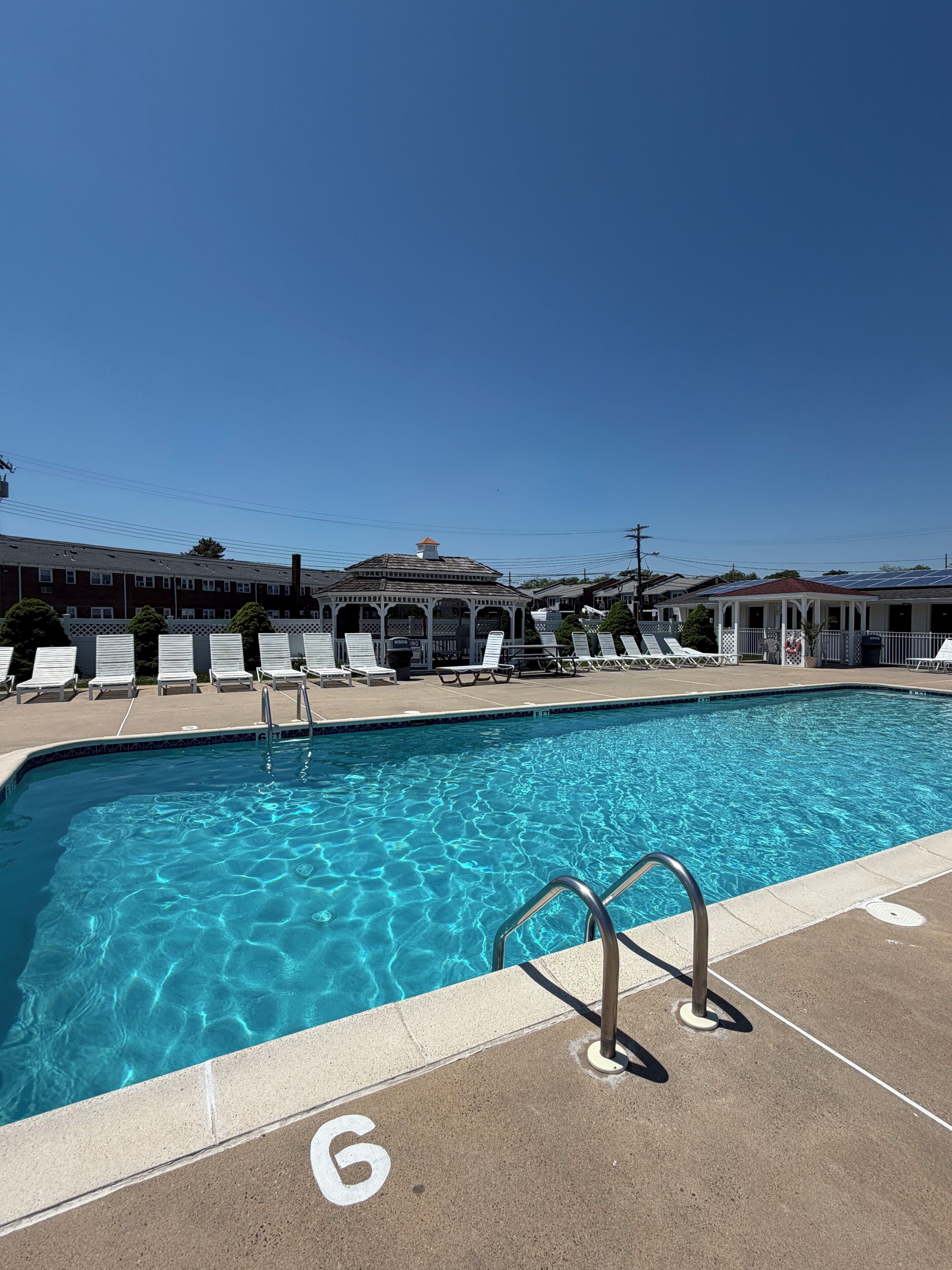 Piscina exterior sazonal 