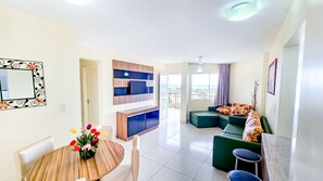 Quarto Quádruplo Standard | Sala | Televisor LCD 