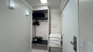 Apartamento Deluxe | Comodidade do quarto