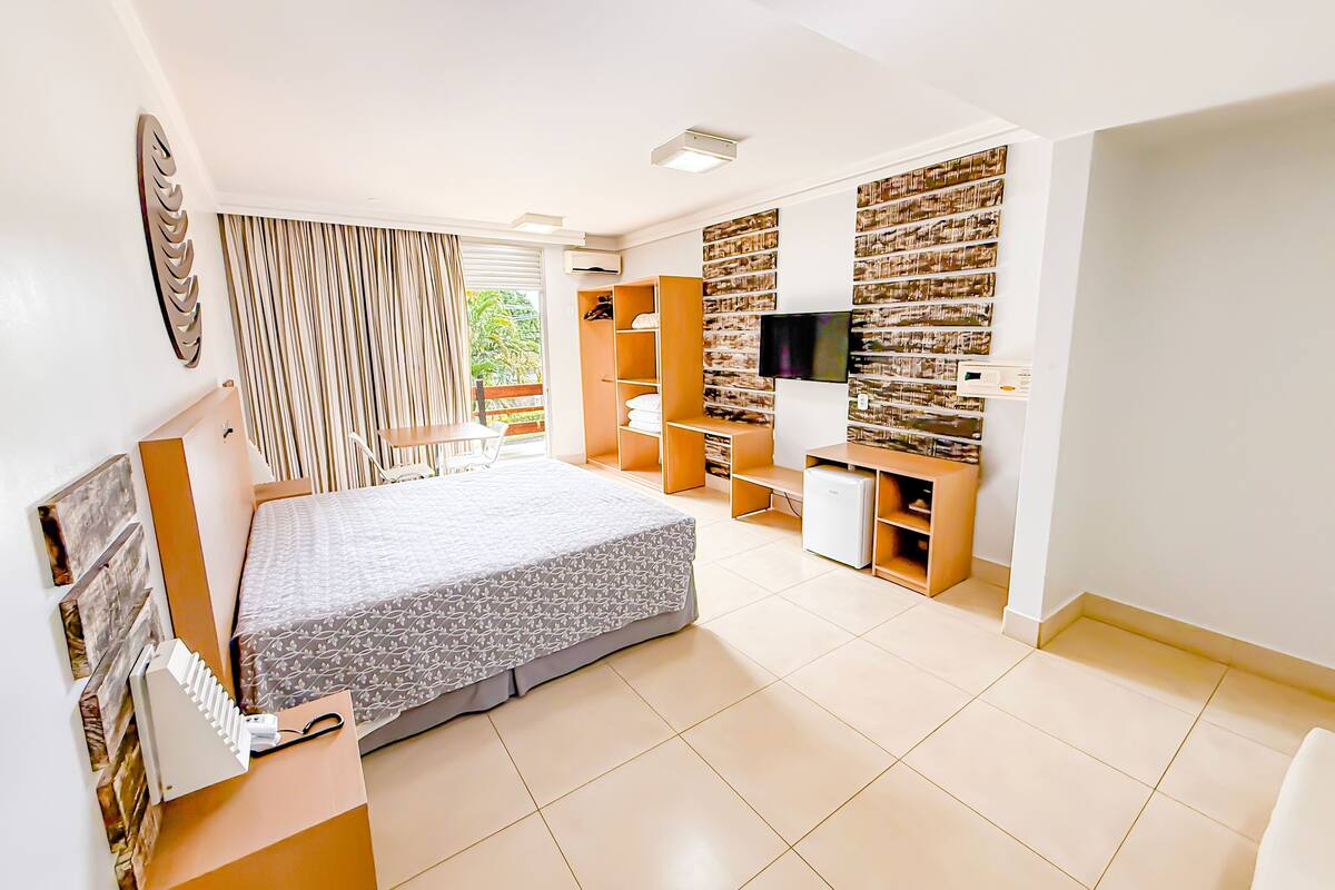 Suíte lua de mel | Frigobar, cofres nos quartos, cortinas blackout, berços grátis