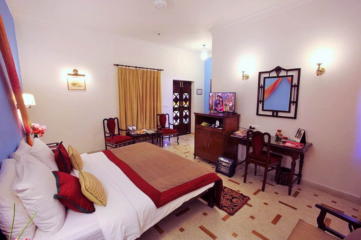 Quarto luxo | 1 quarto, roupas de cama premium, frigobar, escrivaninha