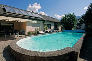 Piscina externa sazonal