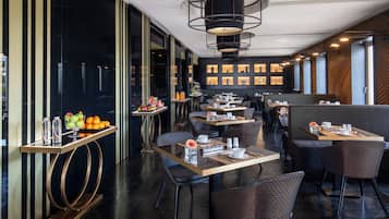 Café da manhã continental grátis todos os dias