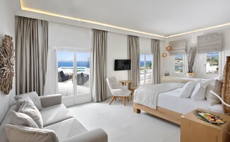Premium Honeymoon Suite | Frigobar, cofres nos quartos, escrivaninha, quartos à prova de som