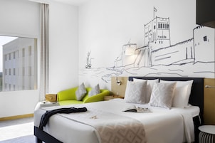 Roupas de cama premium, cofres nos quartos, escrivaninha