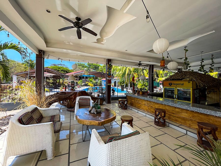 Pequenos-almoços, almoços, jantares servidos, cozinha regional