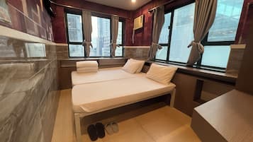 Quarto Triplo Familiar | Quartos insonorizados, Wi-fi grátis, roupa de cama fornecida