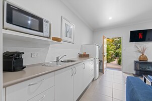 Quarto casal ou duplo superluxo, 1 quarto | Cozinha privada | Geladeira, micro-ondas, máquina de café expresso, chaleira elétrica