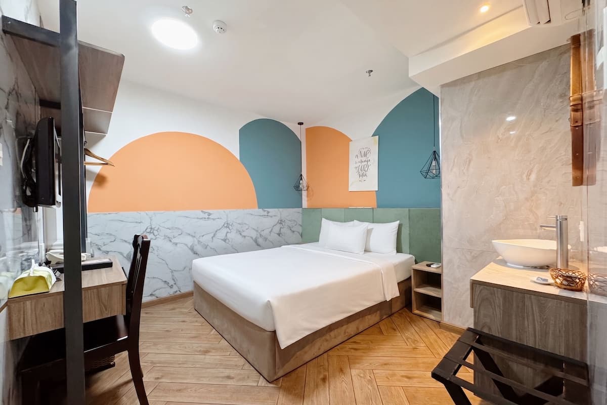 Quarto Duplo Superior, sem janelas | Roupa de alta qualidade, minibar, cofre no quarto, secretária