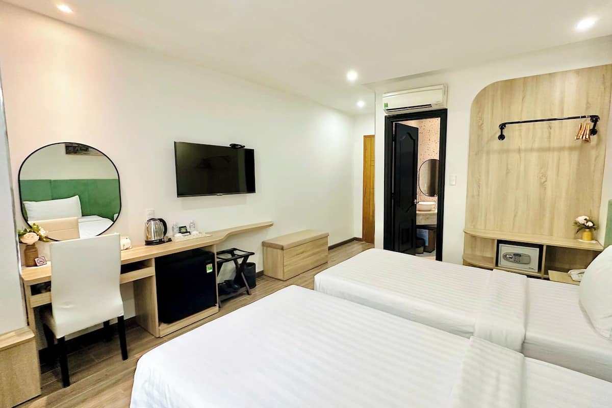 Quarto duplo premier (Window) | Frigobar, cofres nos quartos, escrivaninha