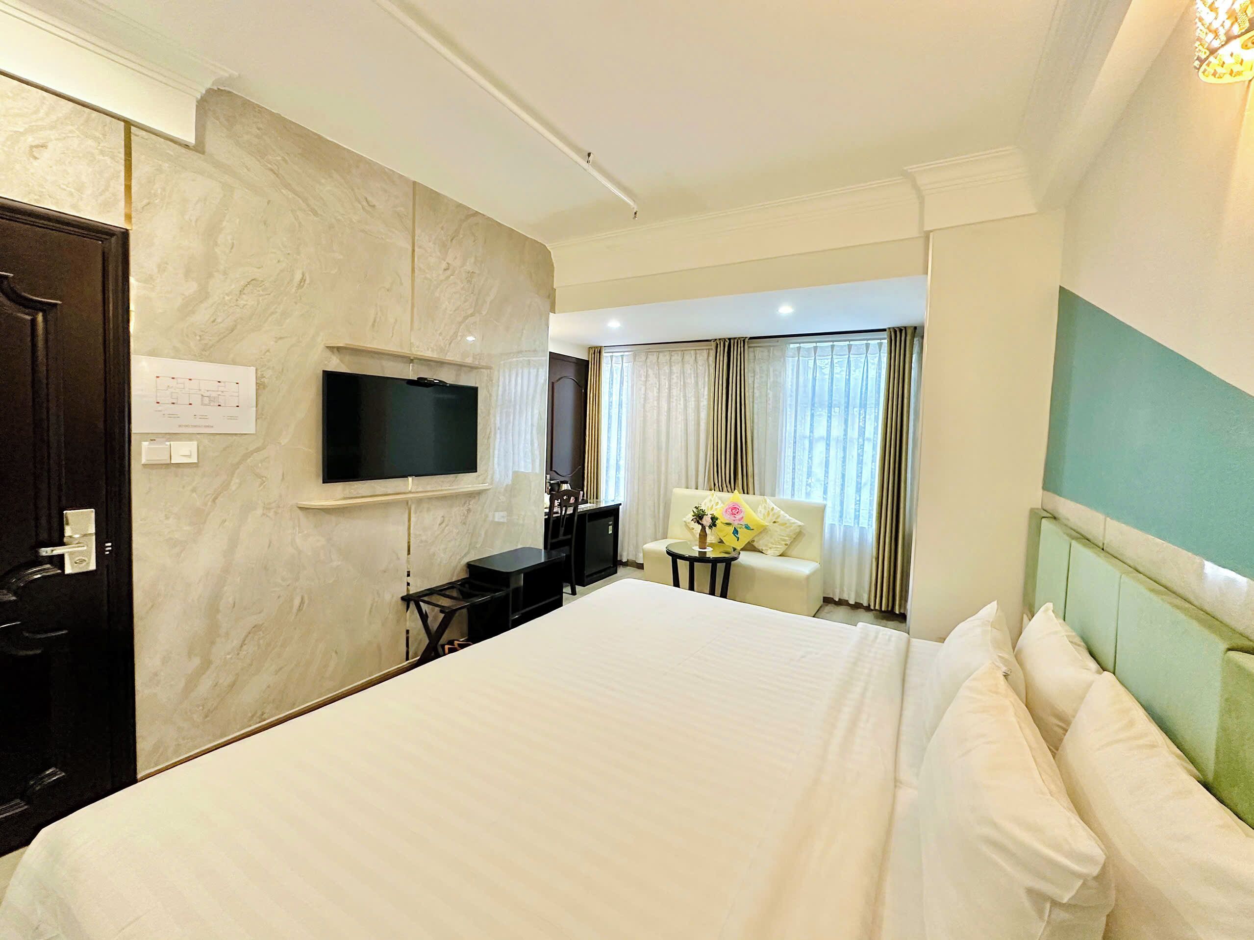 Suíte (Double - With Window) | Frigobar, cofres nos quartos, escrivaninha