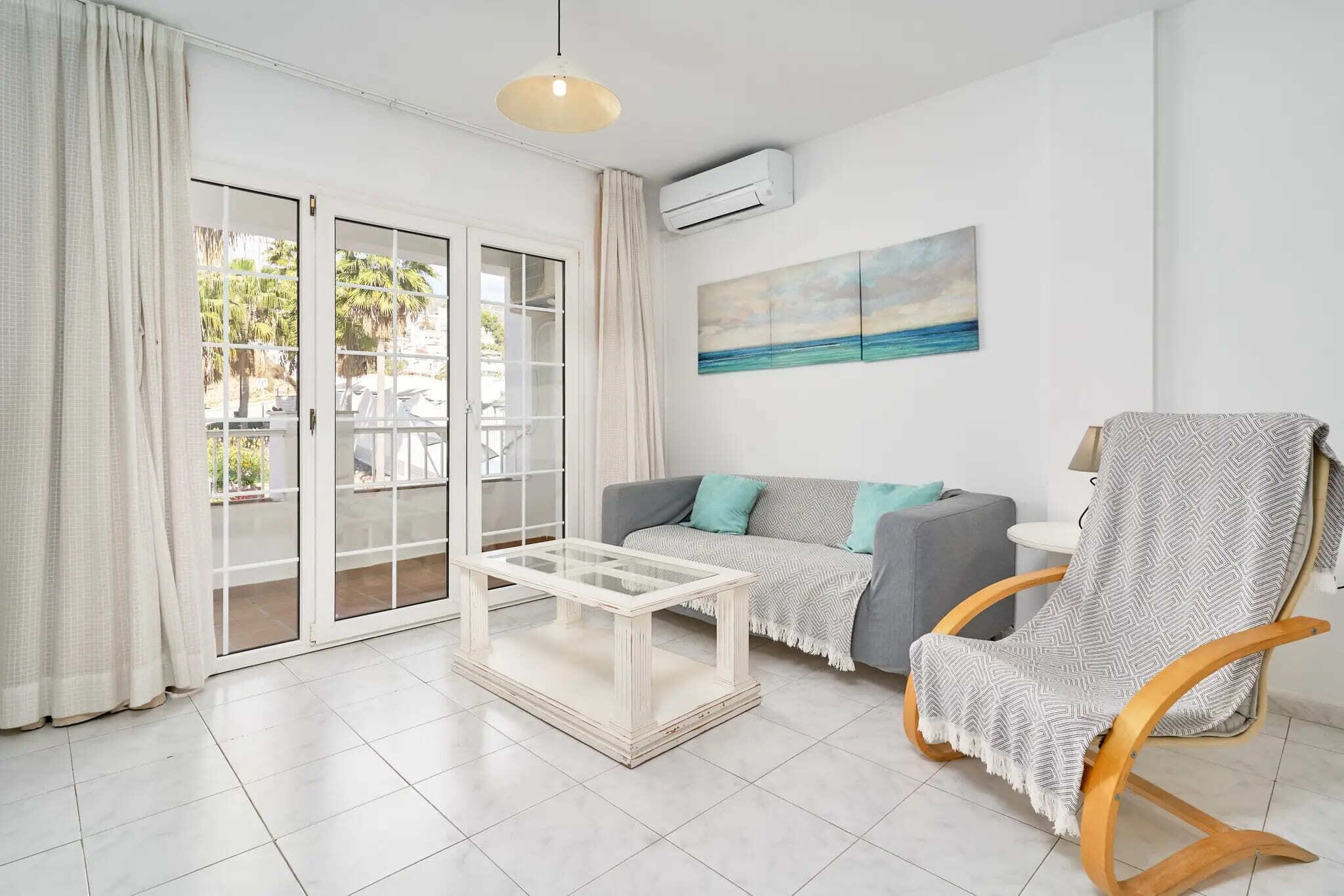 Apartamento Deluxe, 1 quarto, terraço (Apartamento N8) | Sala de estar | TV de ecrã plano 