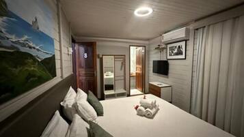 Suite Madeira | 5 quartos, minibar, cortinas/cortinados opacos, ferro/tábua de engomar