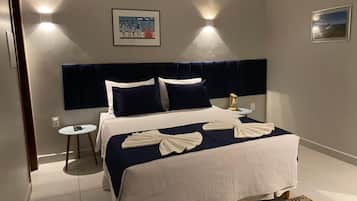 Minibar, secretária, cortinas/cortinados opacos