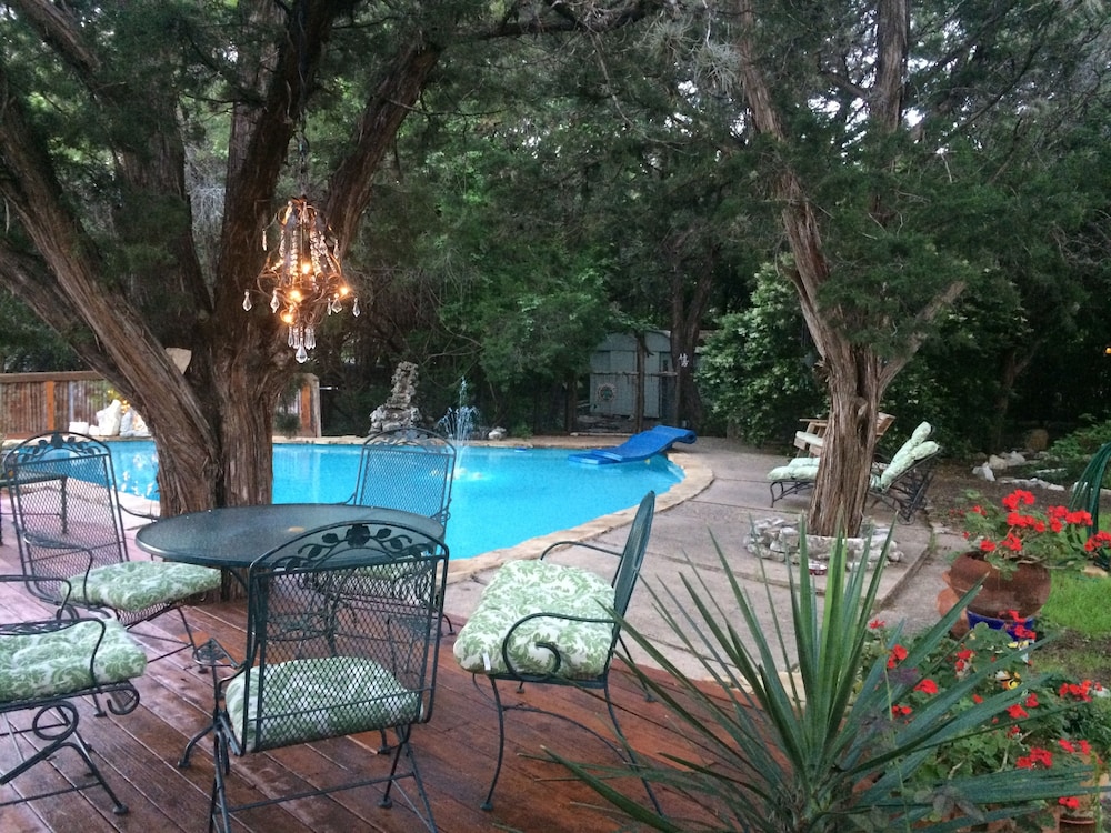 Casa Del Sol Bed And Breakfast - Cedar Park, TX
