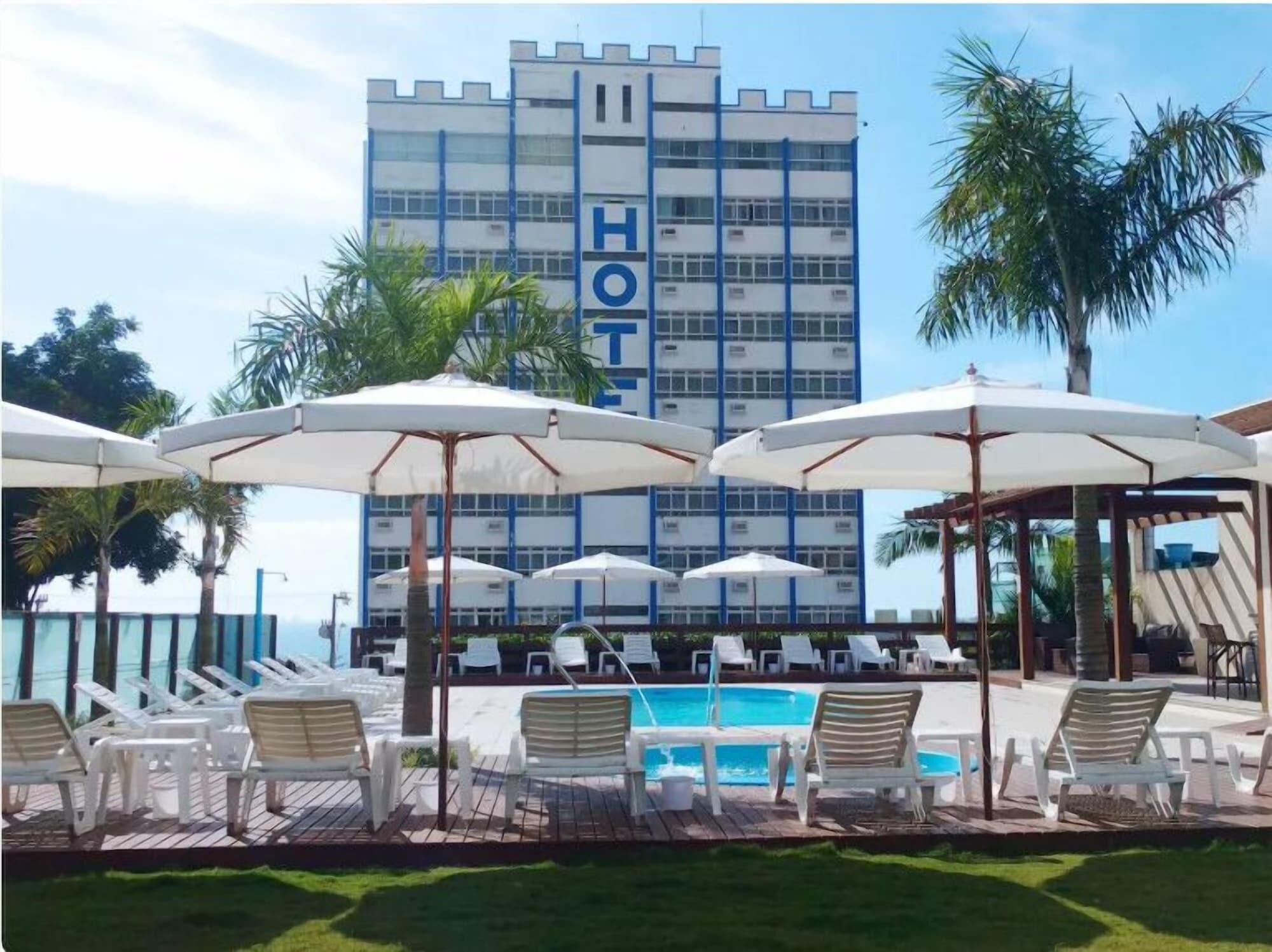 2 piscinas exteriores 