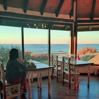 Café da manhã com buffet grátis todos os dias