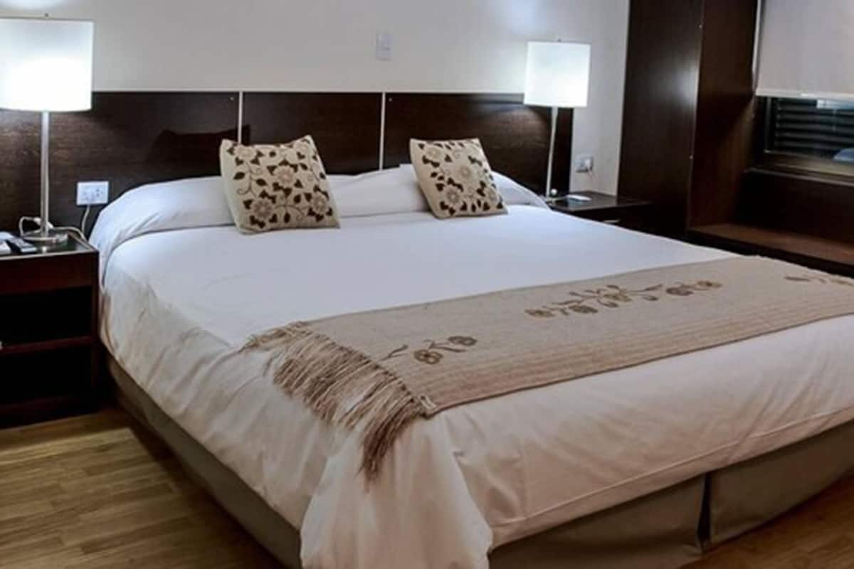 Cofre com capacidade para portátil, cortinas/cortinados opacos