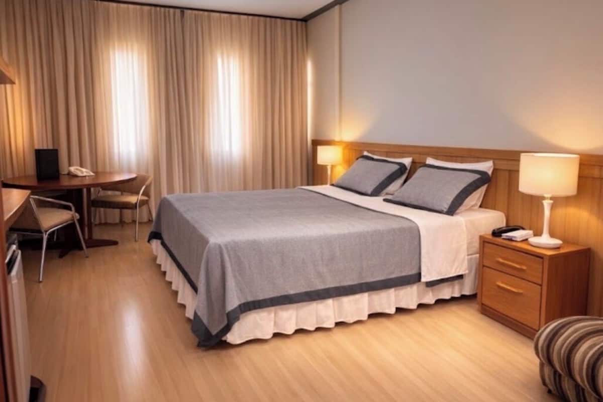 Quarto Executivo (Especial) | Minibar, secretária, Wi-fi grátis, roupa de cama fornecida