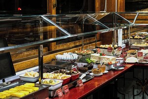 Pequeno-almoço tipo buffet diário incluído 