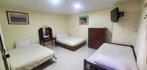 Secretária, Wi-fi grátis, roupa de cama fornecida 