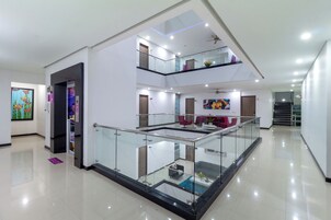 Televisor de ecrã plano de 32 polegadas com canais digitais, televisor 