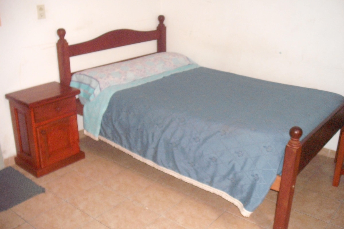 Wi-fi grátis, roupa de cama fornecida