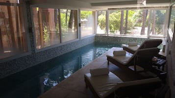 Sauna, banheira de hidromassagem, banho turco, tratamentos corporais