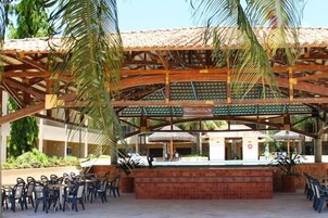 Bar à beira da piscina