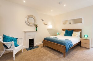 Roupa de alta qualidade, secretária, ferro/tábua de engomar 