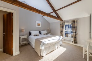 Quarto casal ou duplo standard | Frigobar, individualmente mobiliados, cortinas blackout