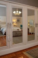 Quarto | Roupas de cama premium, frigobar, cofres nos quartos