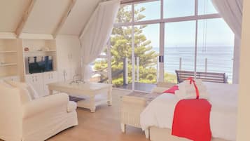 Penthouse Comfort (Sky Penthouse) | 1 quarto, cofre no quarto, Wi-fi grátis, roupa de cama fornecida