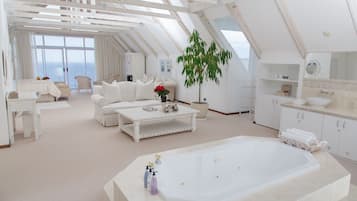 Penthouse Comfort (Ocean Penthouse) | 1 quarto, cofre no quarto, Wi-fi grátis, roupa de cama fornecida