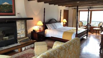 Quarto solteiro, 1 cama King | Roupas de cama premium, cofres nos quartos