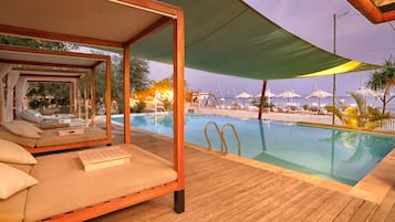 2 piscinas externas