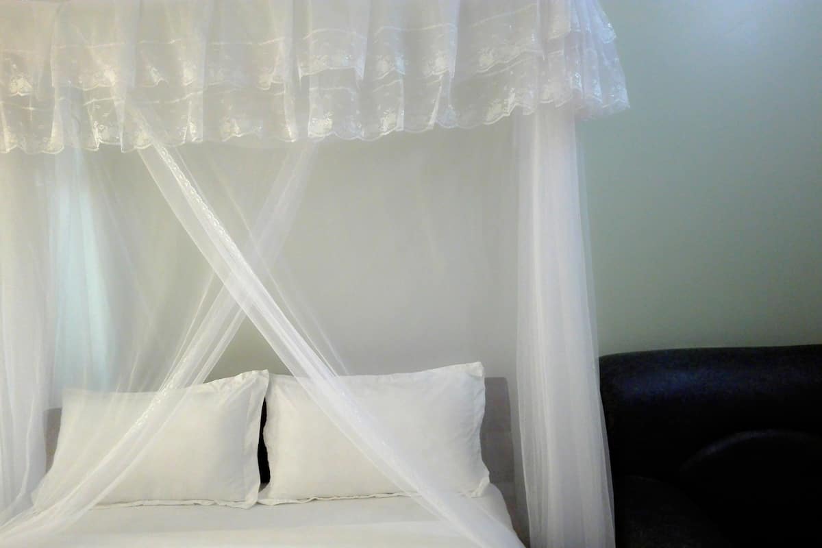 Quarto casal standard | Escrivaninha, Wi-Fi de cortesia